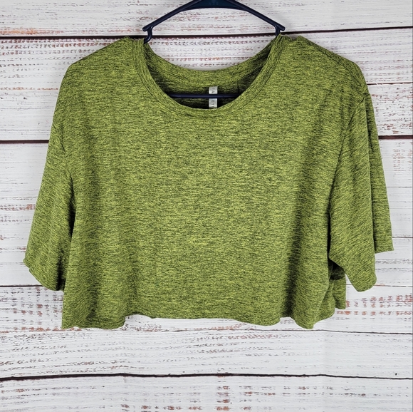 Fabletics | Tops | Fabletics Leaf Green Dry Flex Short Sleeve Cropped ...